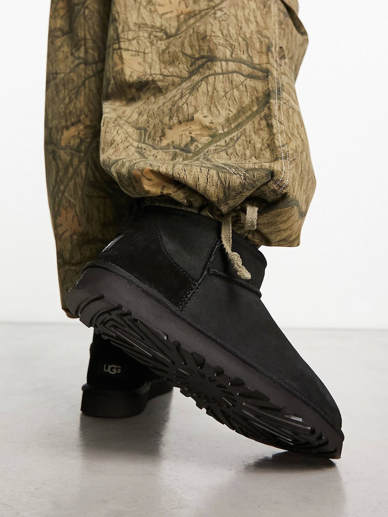 Sneaker Wholesale Supplier | Oversoles